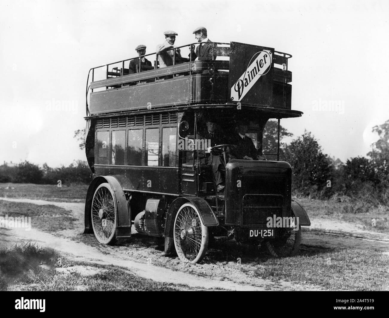 Bus daimler Banque d'images noir et blanc - Alamy