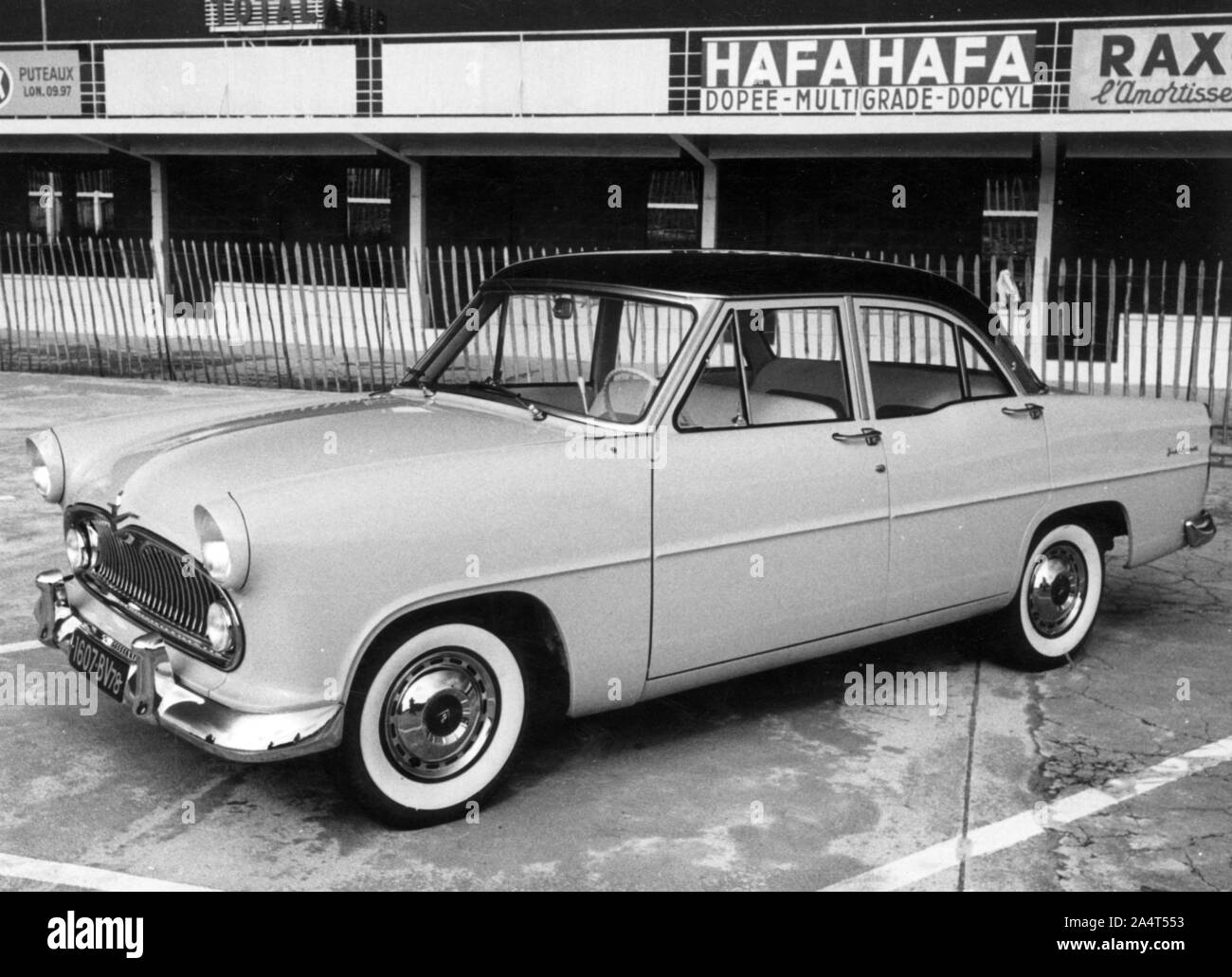 Simca vedette saloon Banque de photographies et d’images à haute ...