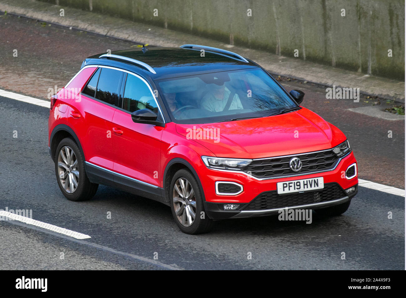 2019 Volkswagen VW rouge T-Roc SEL DJA ; UK le trafic de véhicules ...