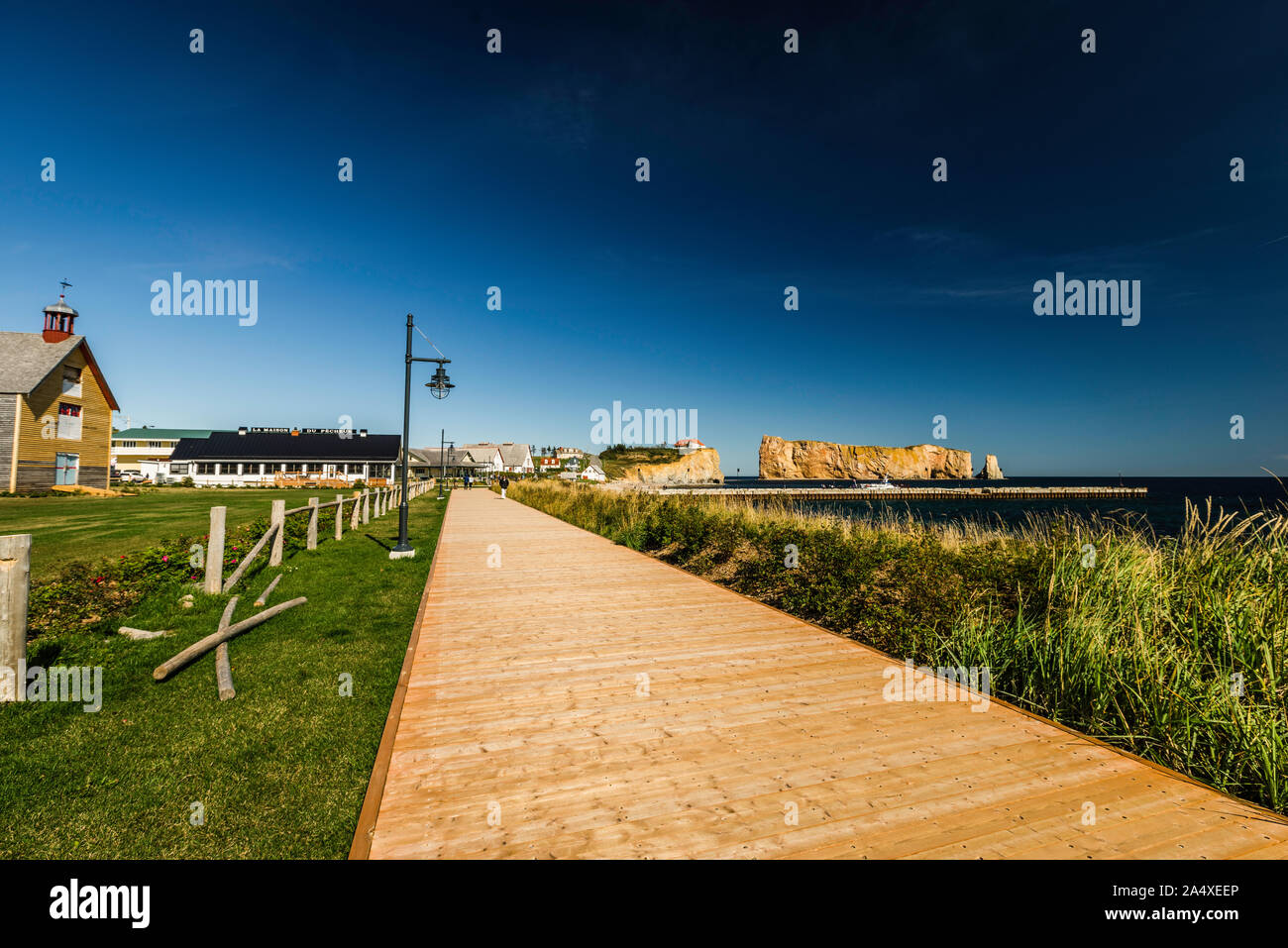 Pierre percee Banque de photographies et d’images à haute résolution ...