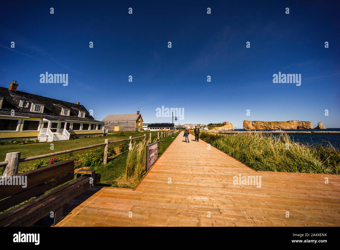 Pierre percee Banque de photographies et d’images à haute résolution ...