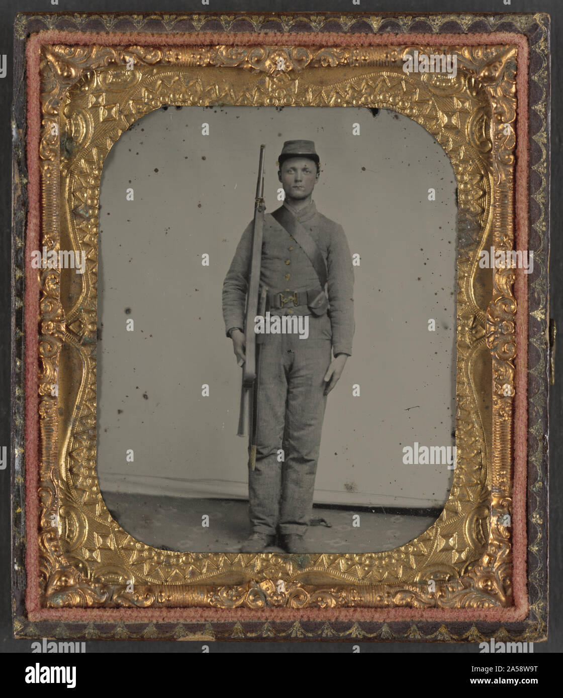 Soldat non identifié dans l'uniforme des confédérés et la boucle de ...