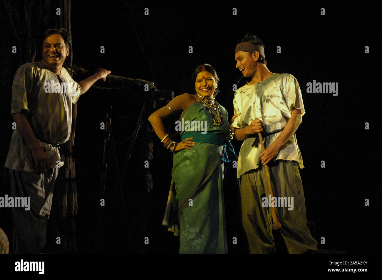 Célèbre acteur de télévision bangladaise Khaled khan et l'actrice shirin bokul effectuer à la ...