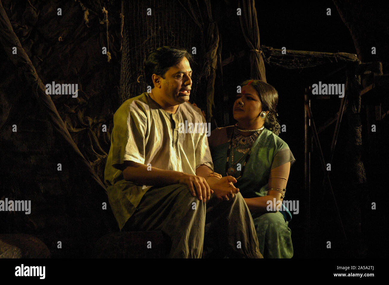 Célèbre acteur de télévision bangladaise Khaled khan et l'actrice shirin bokul effectuer à la ...