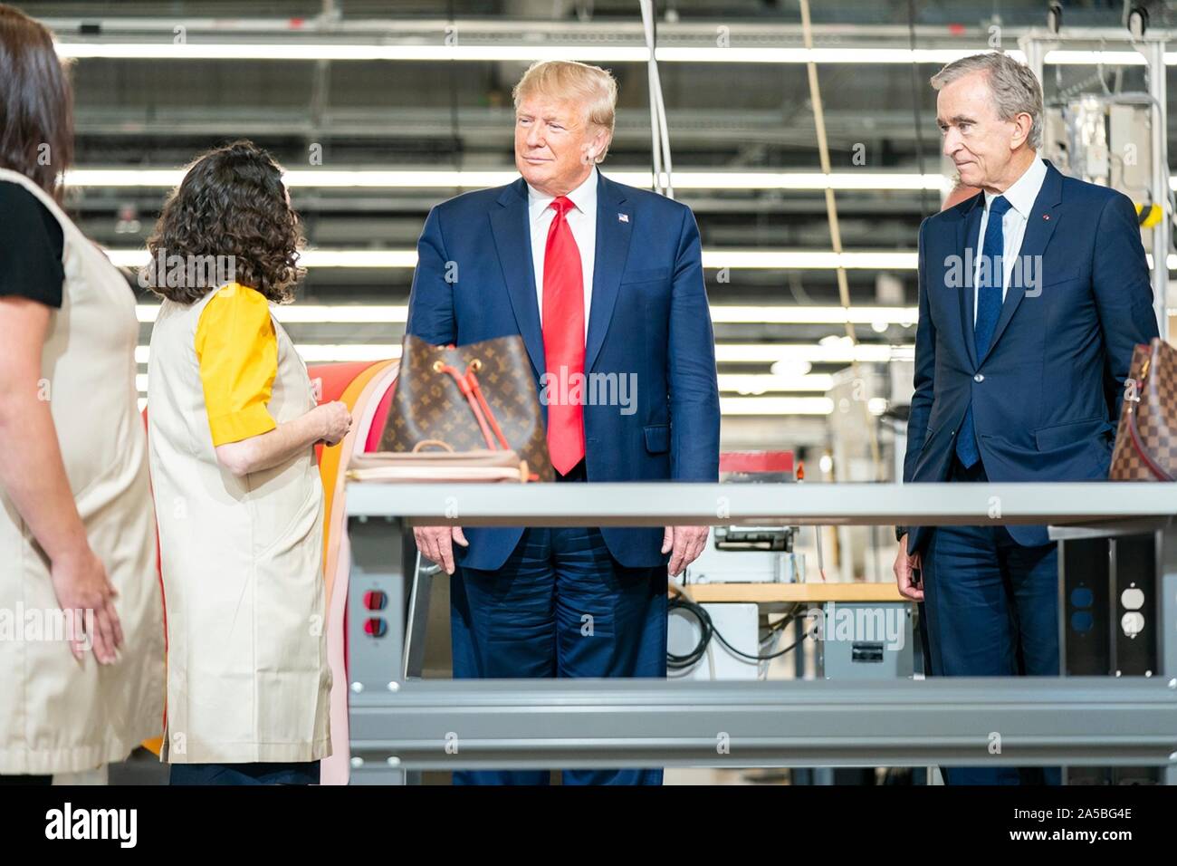 Bernard arnault and donald trump Banque de photographies et d’images à ...