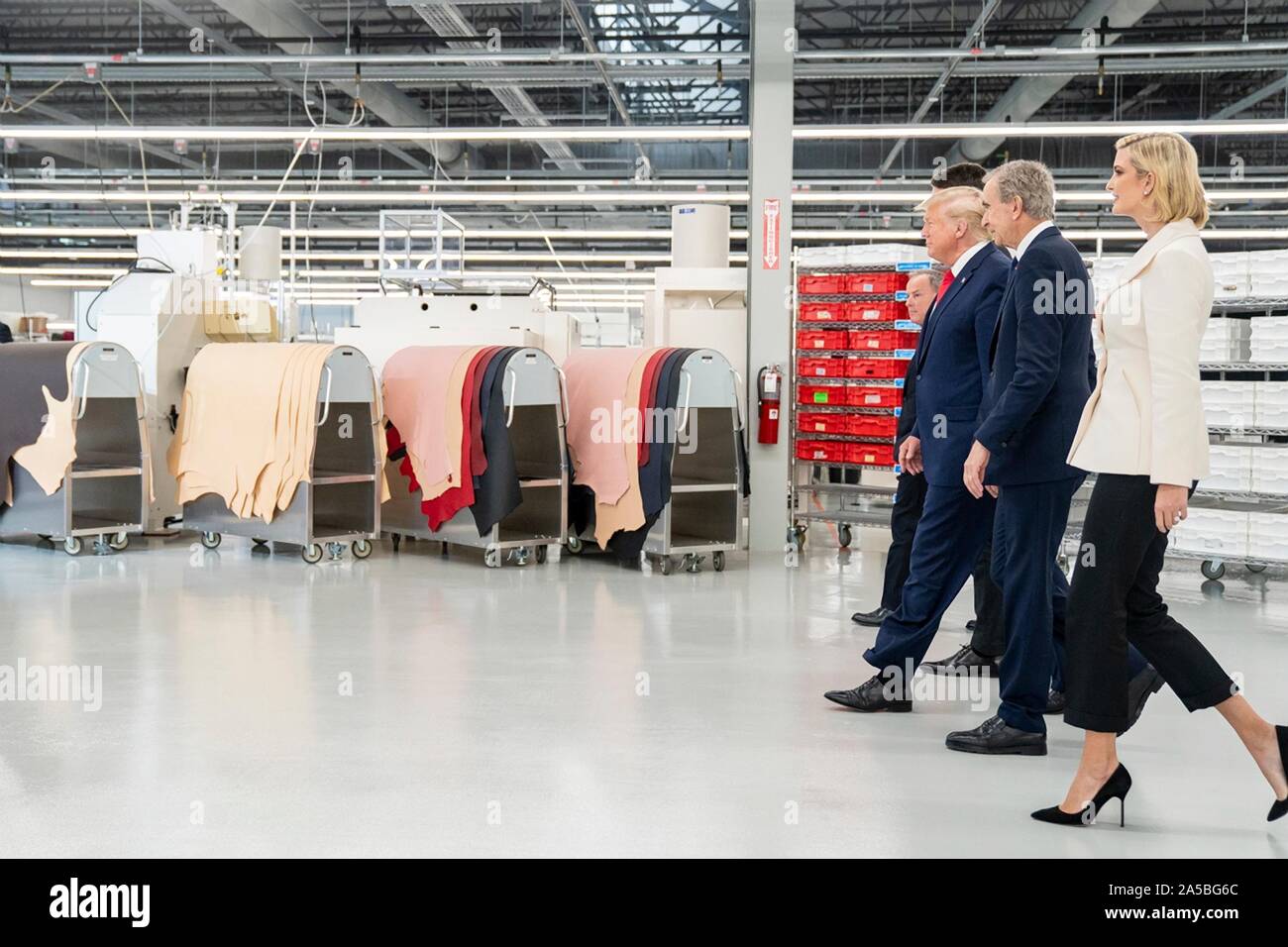 Président américain Donald Trump tours le nouvellement ouvert Atelier ...