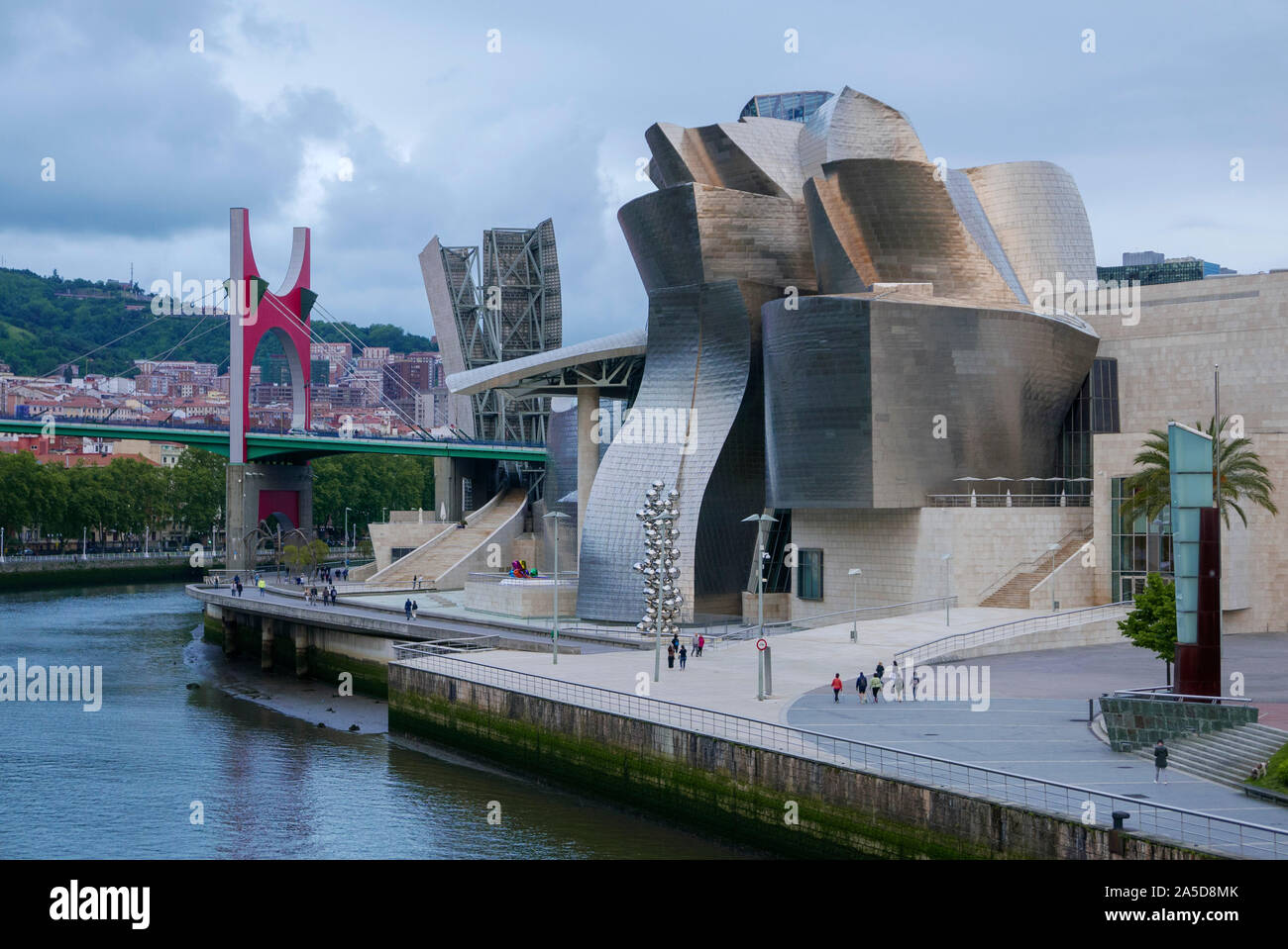 Museum guggenheim bilbao facade Banque de photographies et d’images à ...
