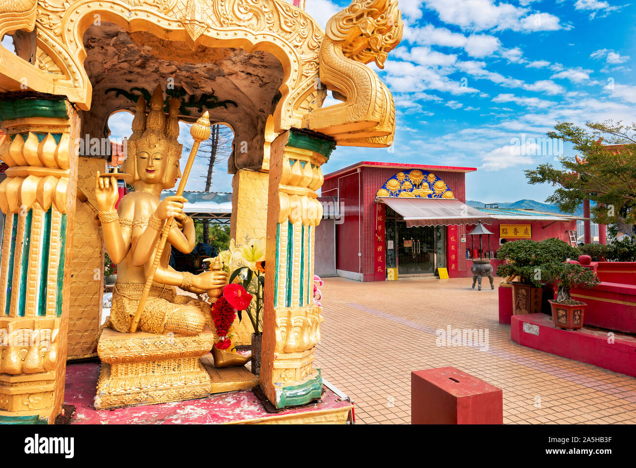 Statue De Temple Chinois Banque d'image et photos - Alamy