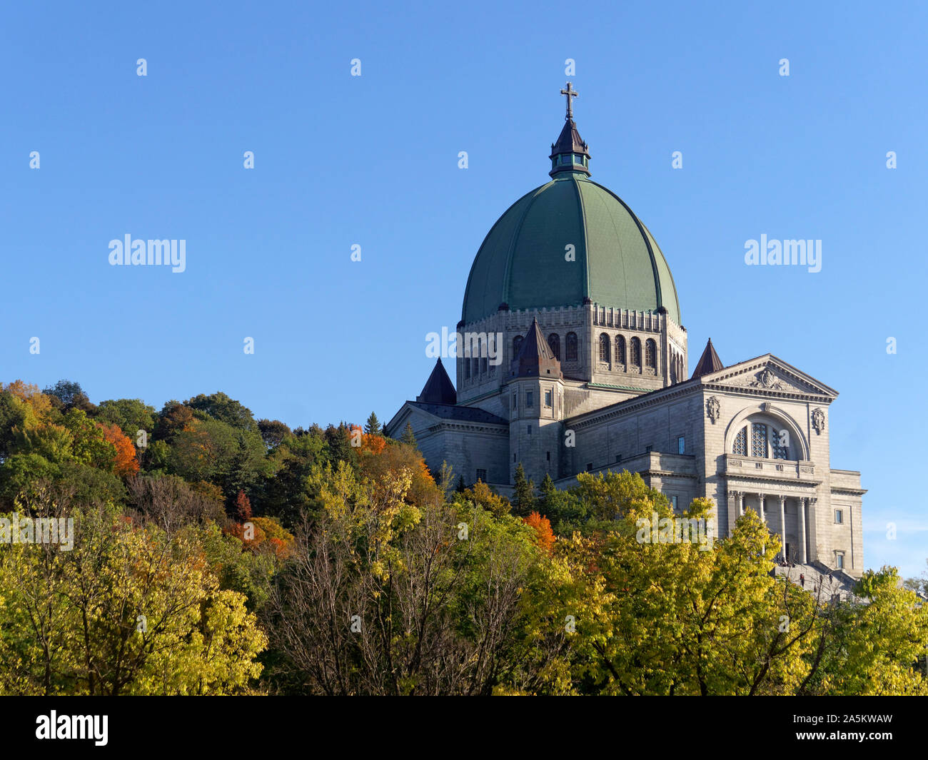Basilique de saint joseph Banque de photographies et d’images à haute ...