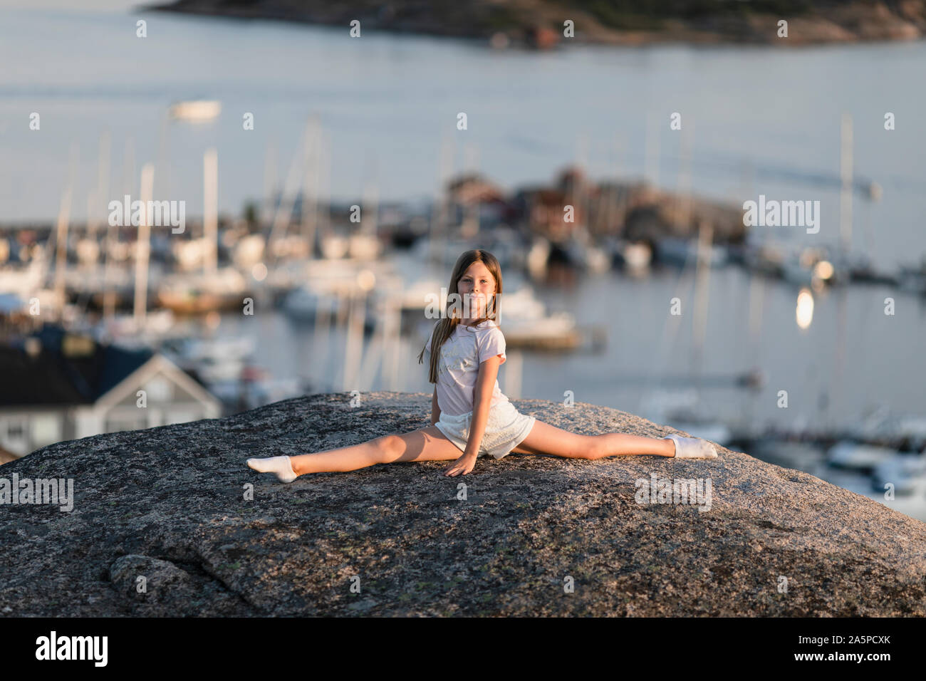 Girl doing splits Banque de photographies et d’images à haute ...