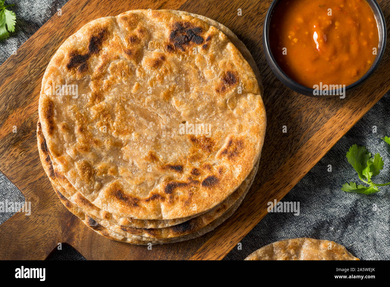 Pain aux chapati Banque de photographies et d’images à haute résolution ...