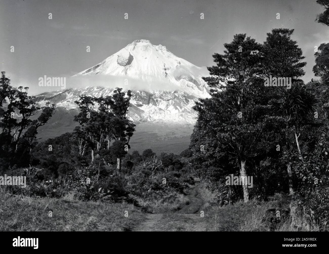 Stratovolcan mont taranaki ou mont egmont Banque de photographies et d ...