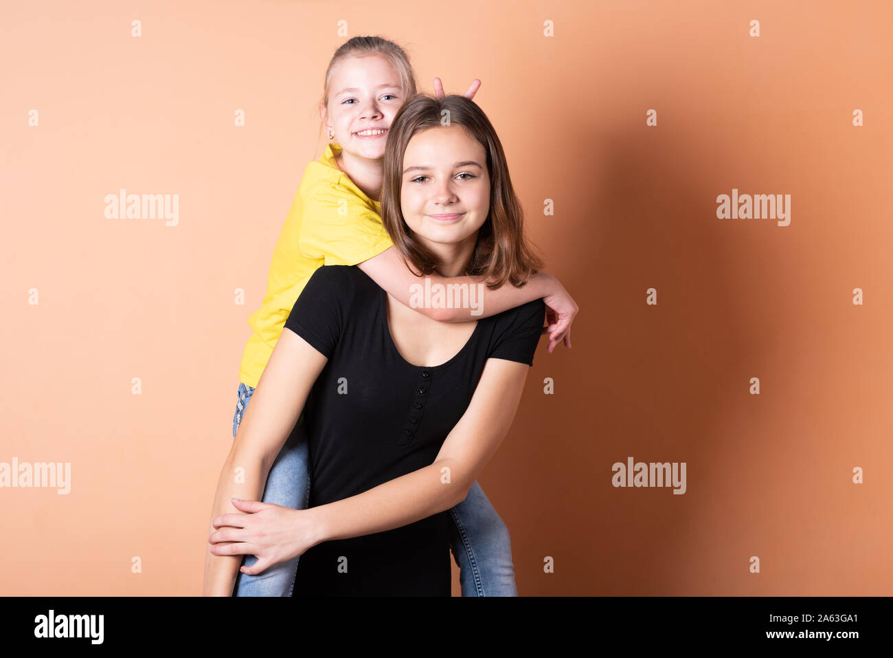 Fille Filles Femme Soeur Soeurs Banque De Photographies Et Dimages à