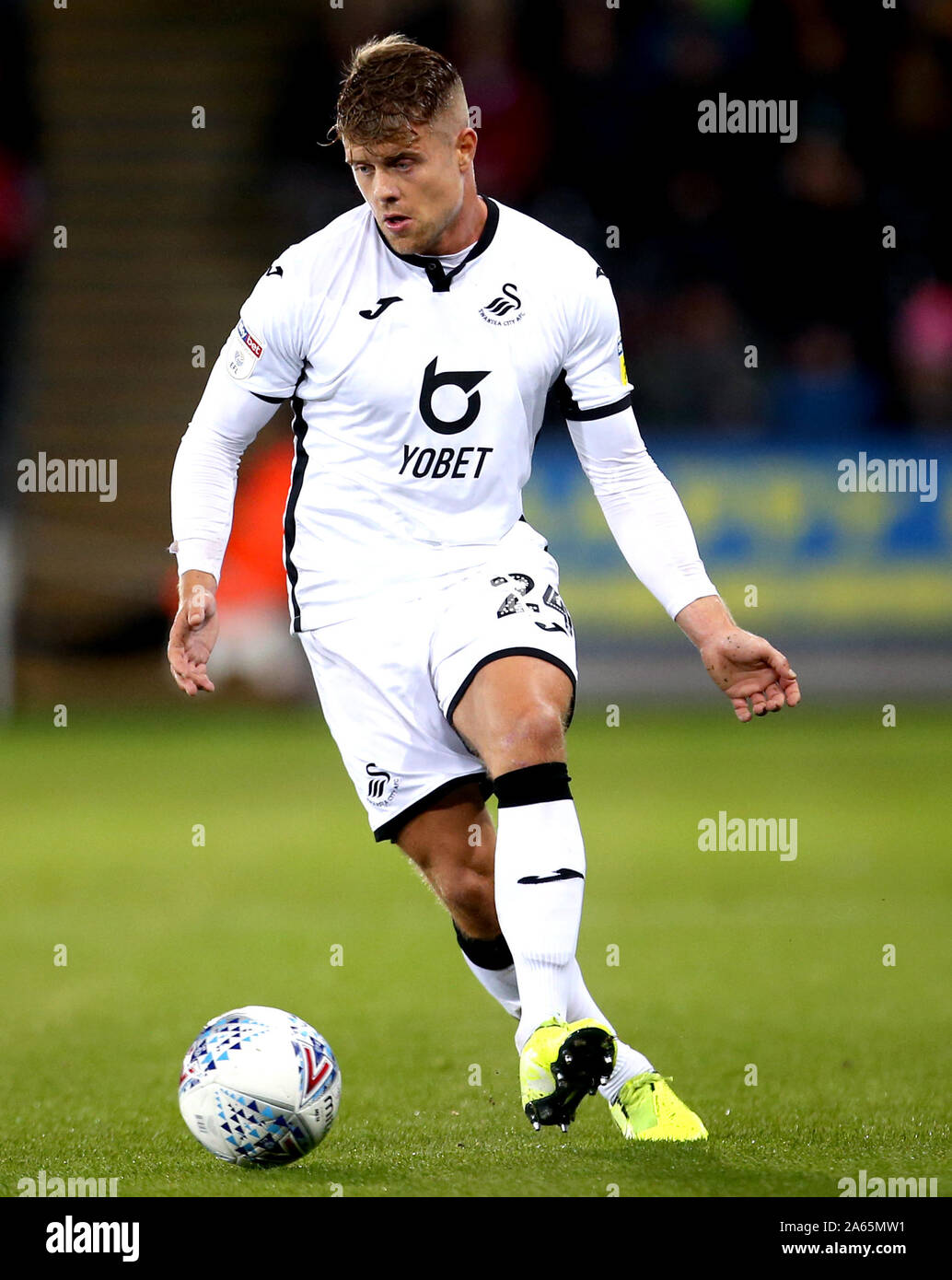 Swansea citys jake bidwell Banque de photographies et d’images à haute ...