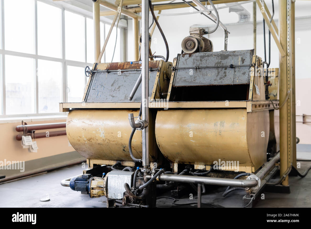 Conching machine Banque de photographies et d’images à haute résolution ...
