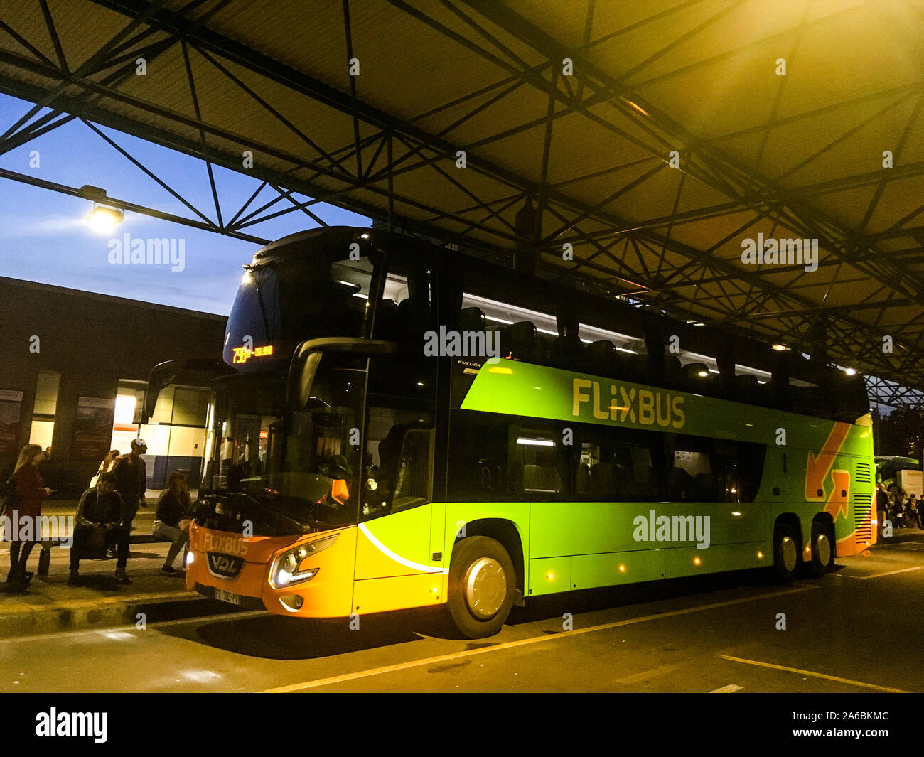 Flixbus italien Banque de photographies et d’images à haute résolution ...