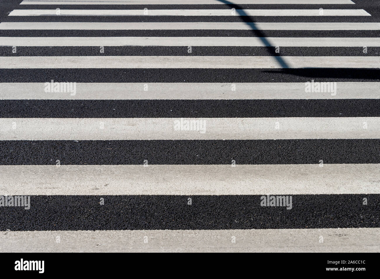 Pedestrian crossing road marking white Banque de photographies et d ...