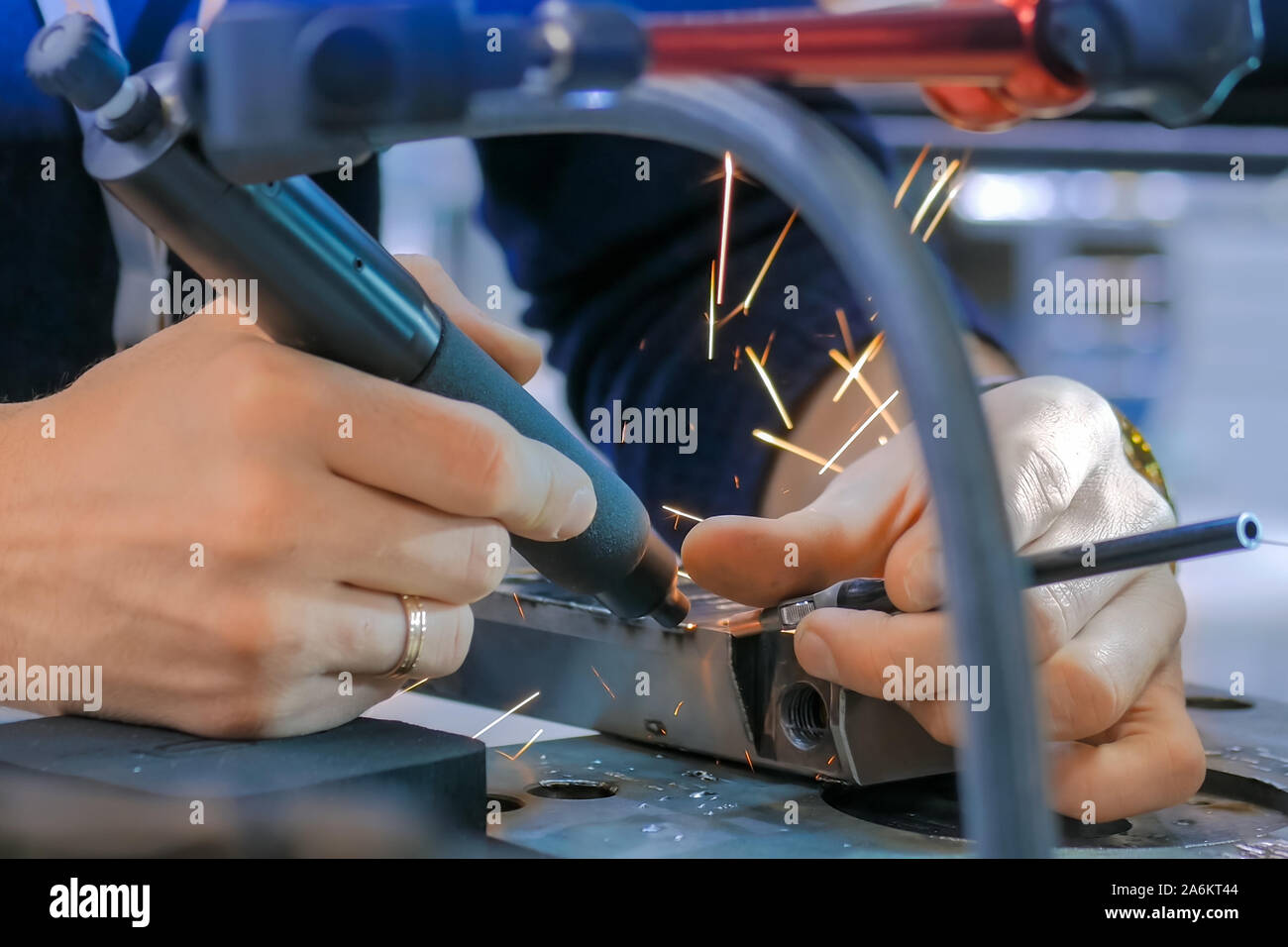 Soudage sous gaz inerte Banque de photographies et d’images à haute ...
