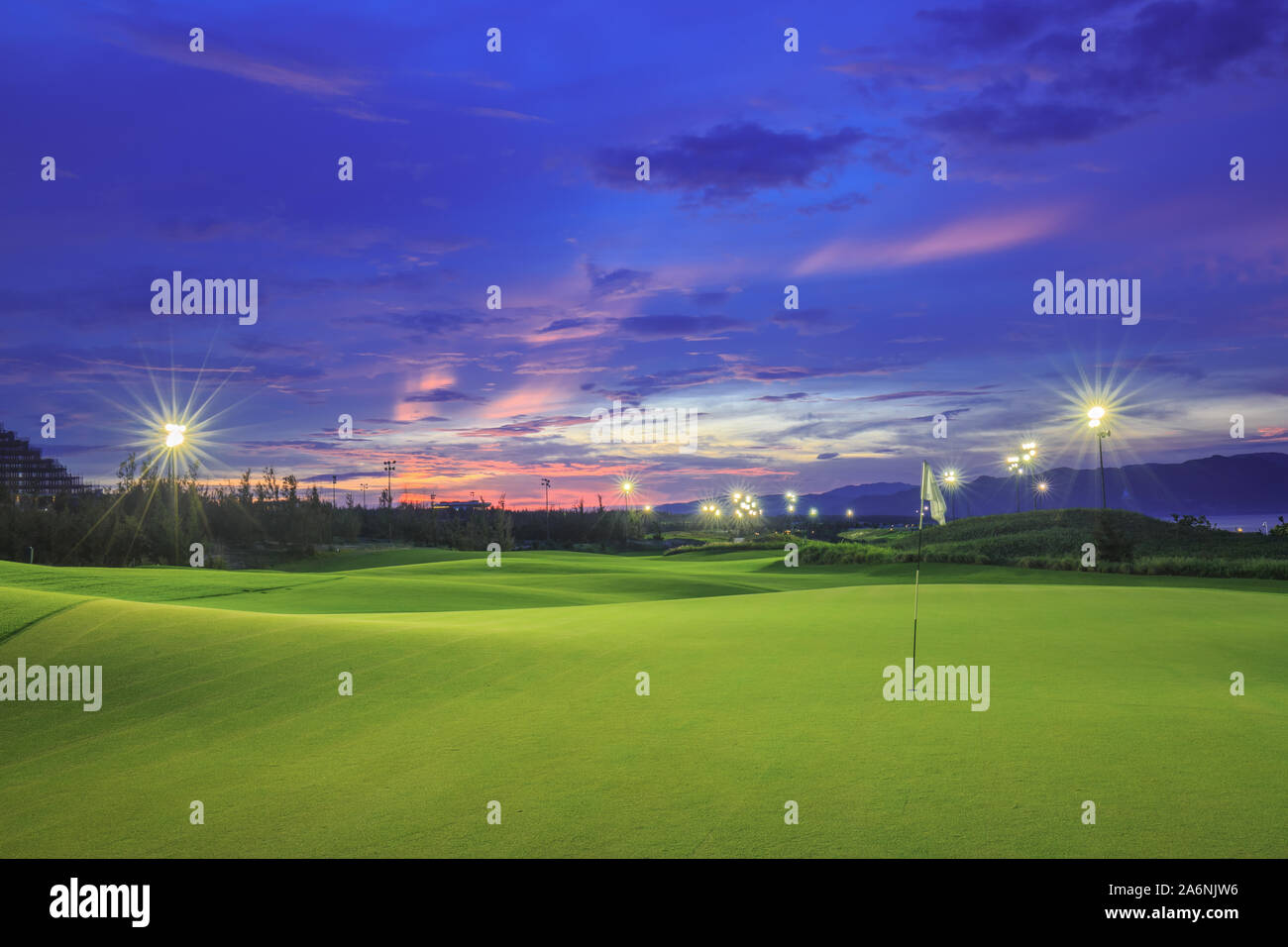 Coucher de soleil sur le parcours de golf Banque de photographies et d ...