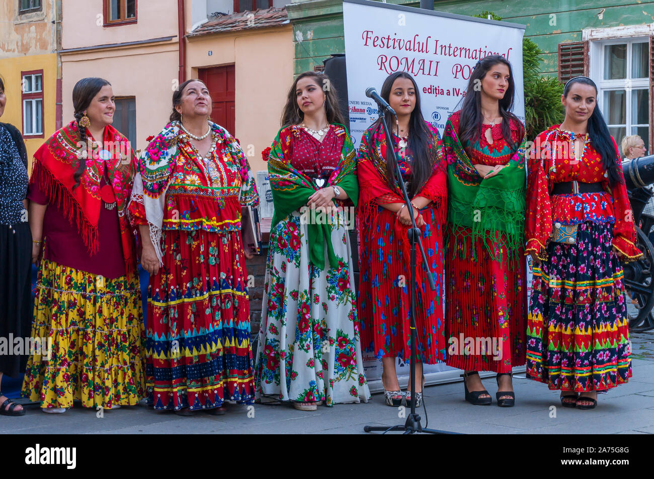 La Vie de bohème Gypsy à Sibiu Internațional Poèmes Roma Festival ...