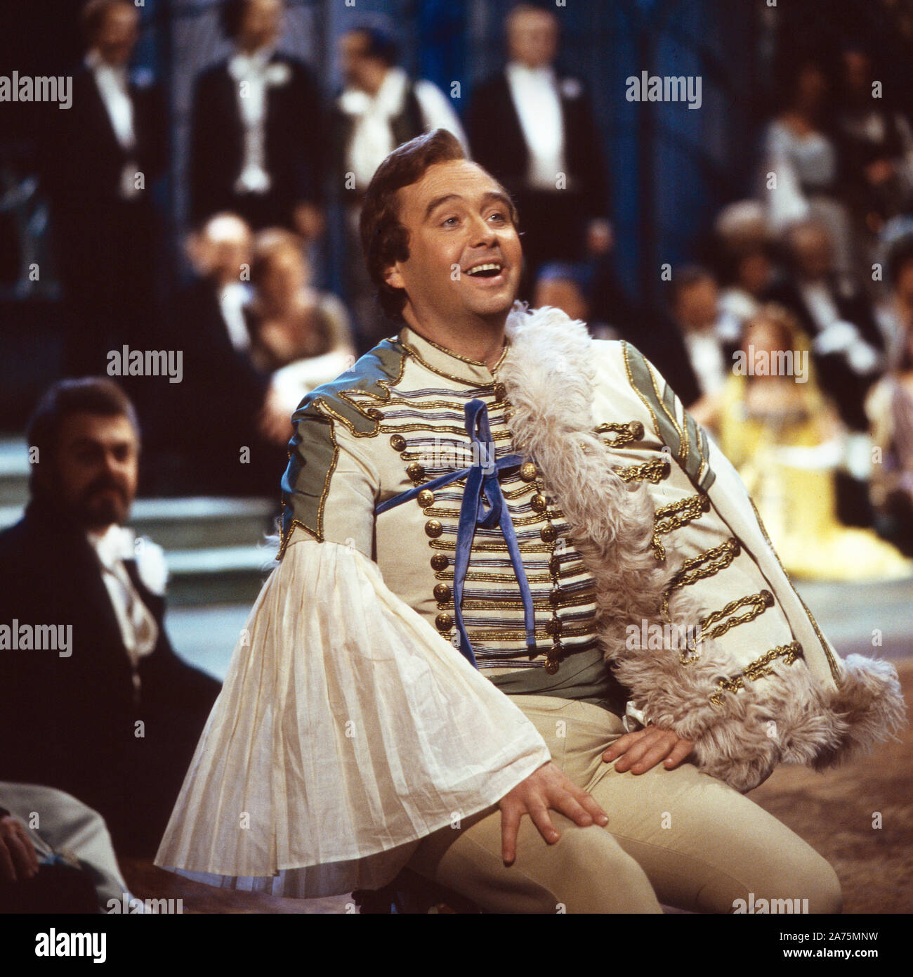 Die lustige witwe Banque de photographies et d’images à haute résolution - Alamy