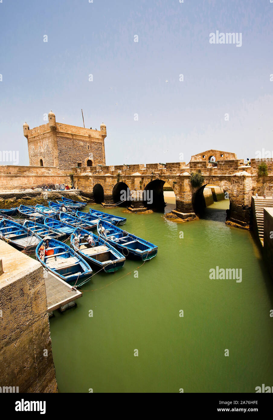 Port maroc et les navires d'essaouira Banque de photographies et d ...