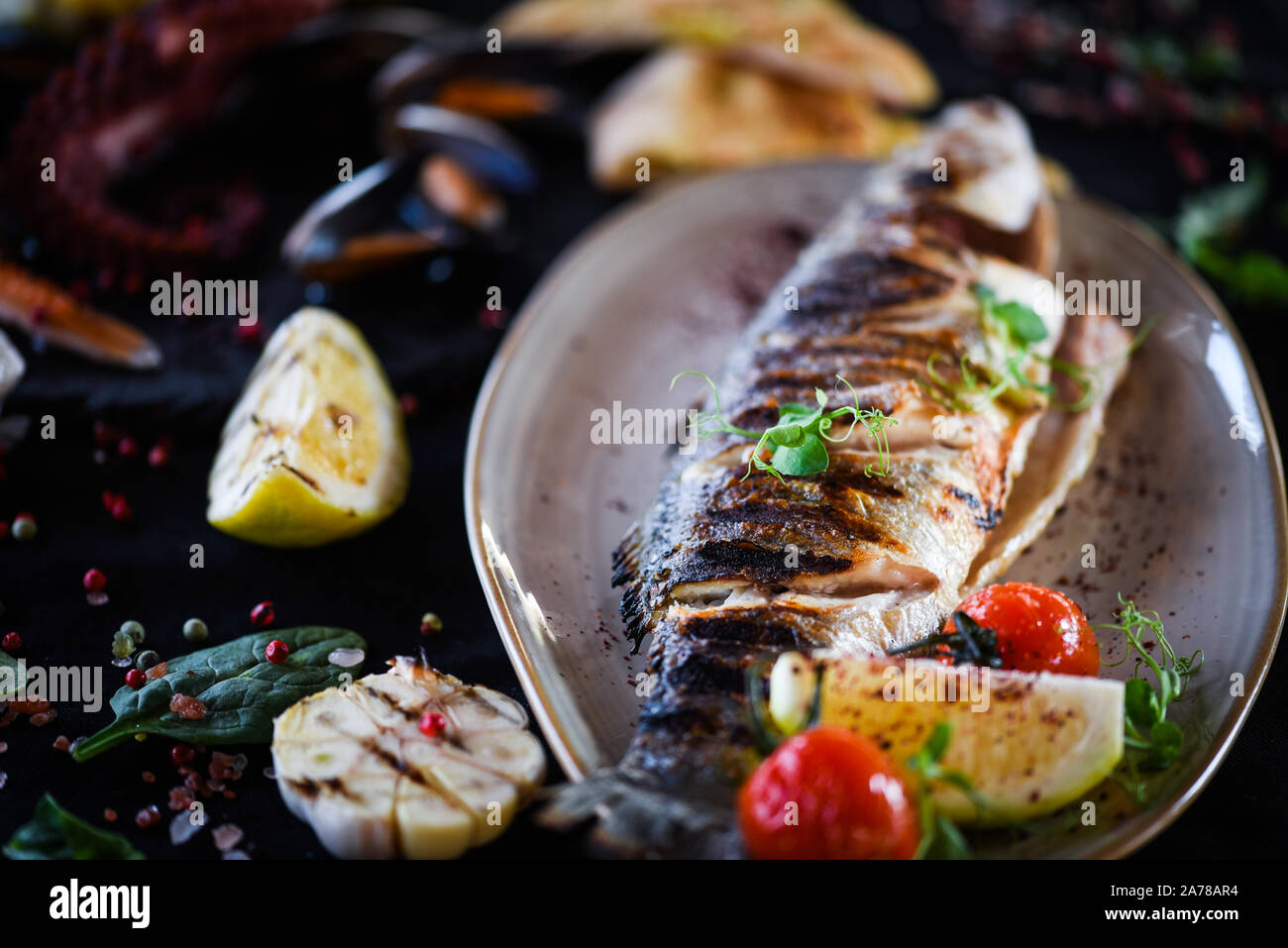 Poisson Grillé Banque d'image et photos - Alamy