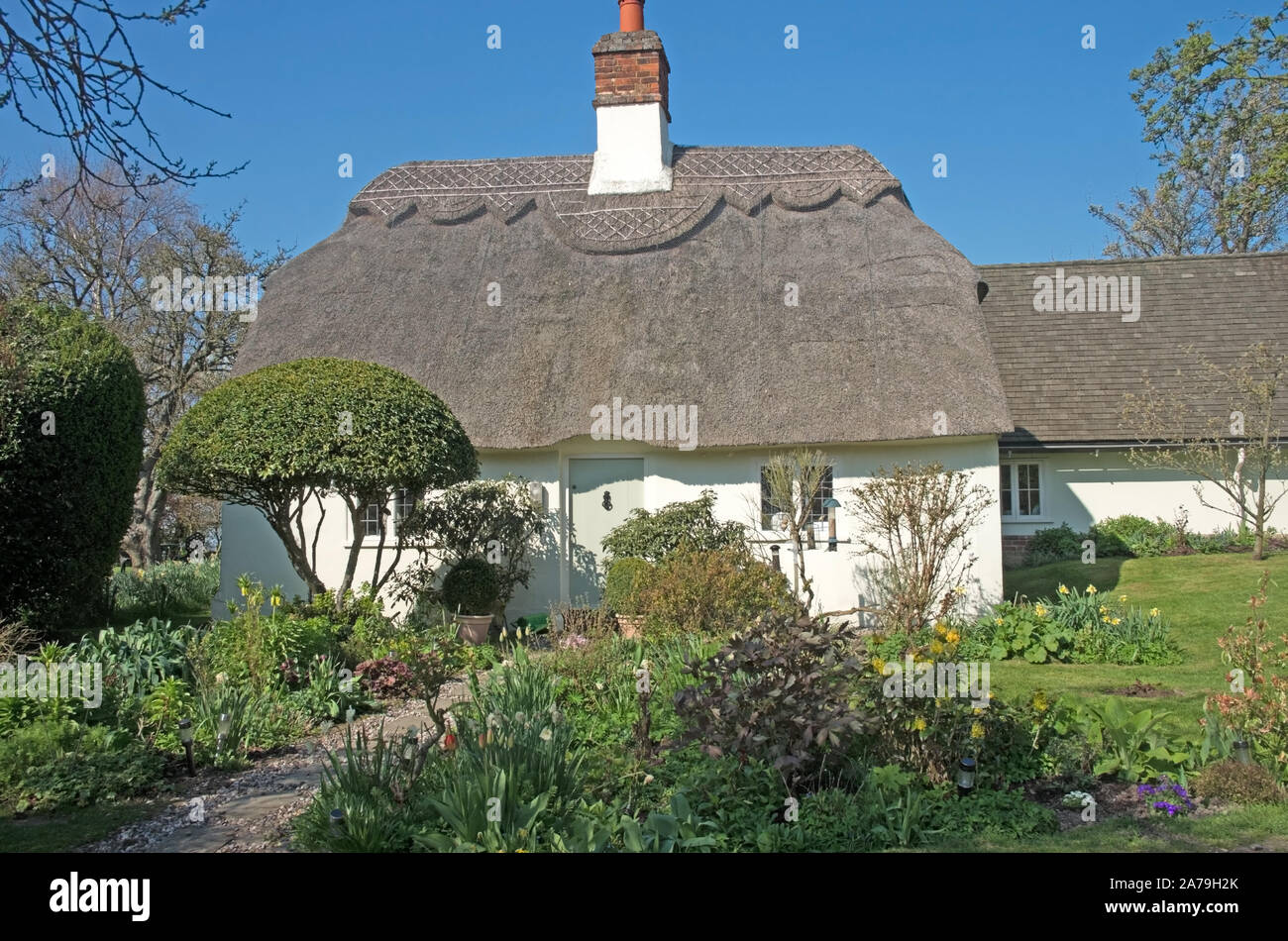 Thatch cottage Banque de photographies et d’images à haute résolution ...