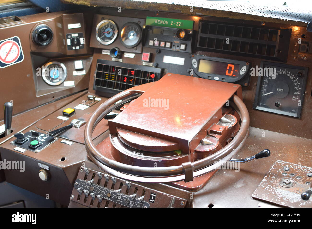 Tgv la poste Banque de photographies et d’images à haute résolution - Alamy