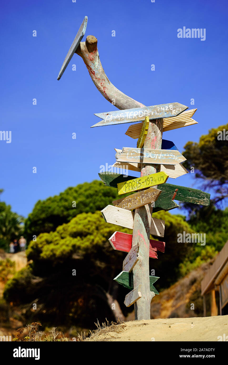 Panneau toutes directions Banque de photographies et d’images à haute ...