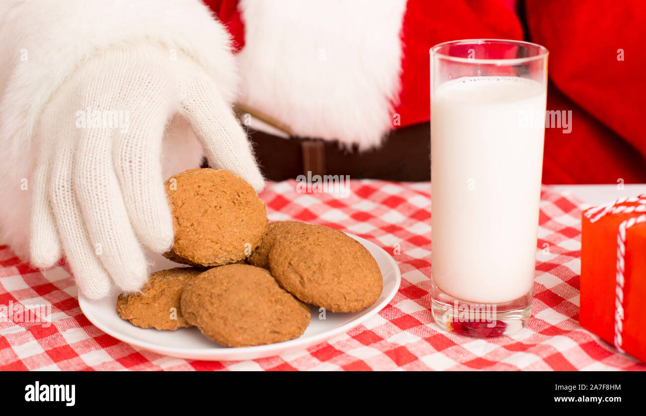 Père noël au chocolat au lait Banque d'image et photos - Alamy