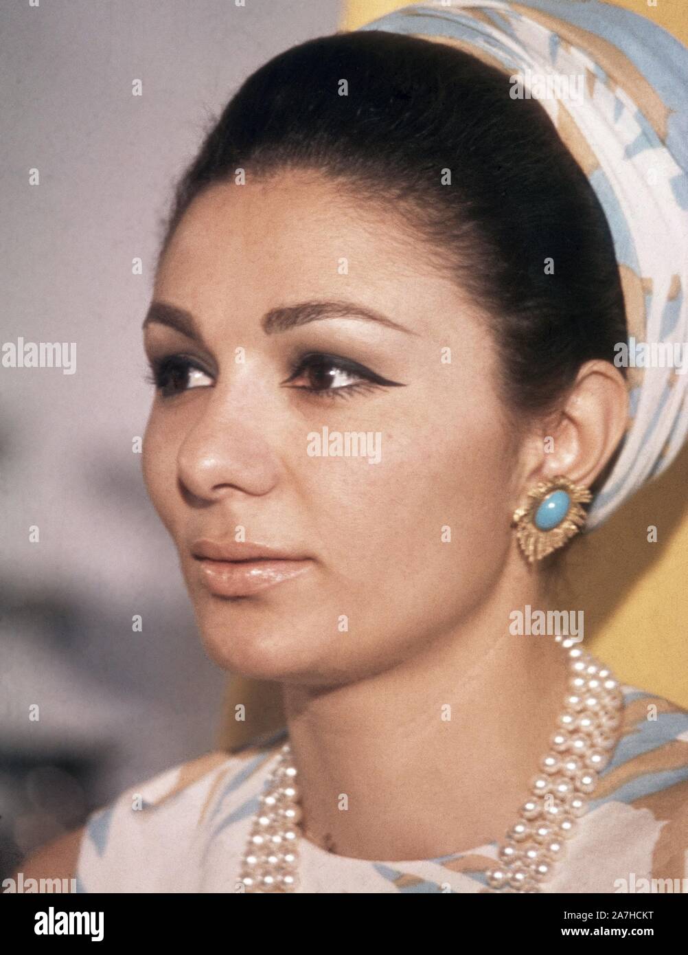 Farah diba pahlavi Banque de photographies et d’images à haute ...