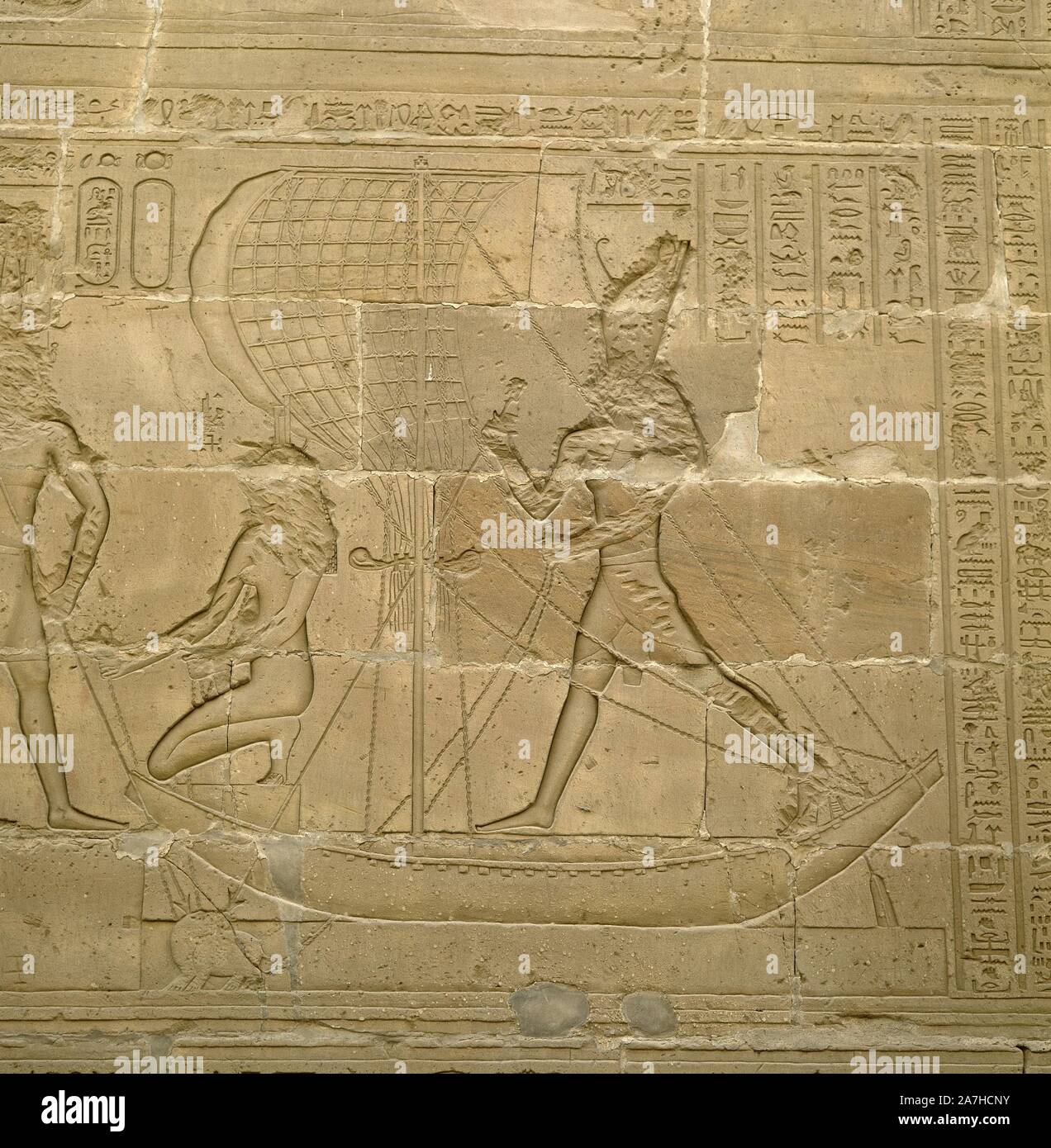 Barque au temple d'horus d'edfu Banque de photographies et d’images à ...