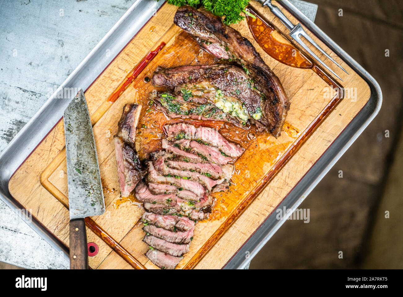 Steak bien cuit Banque de photographies et d’images à haute résolution ...