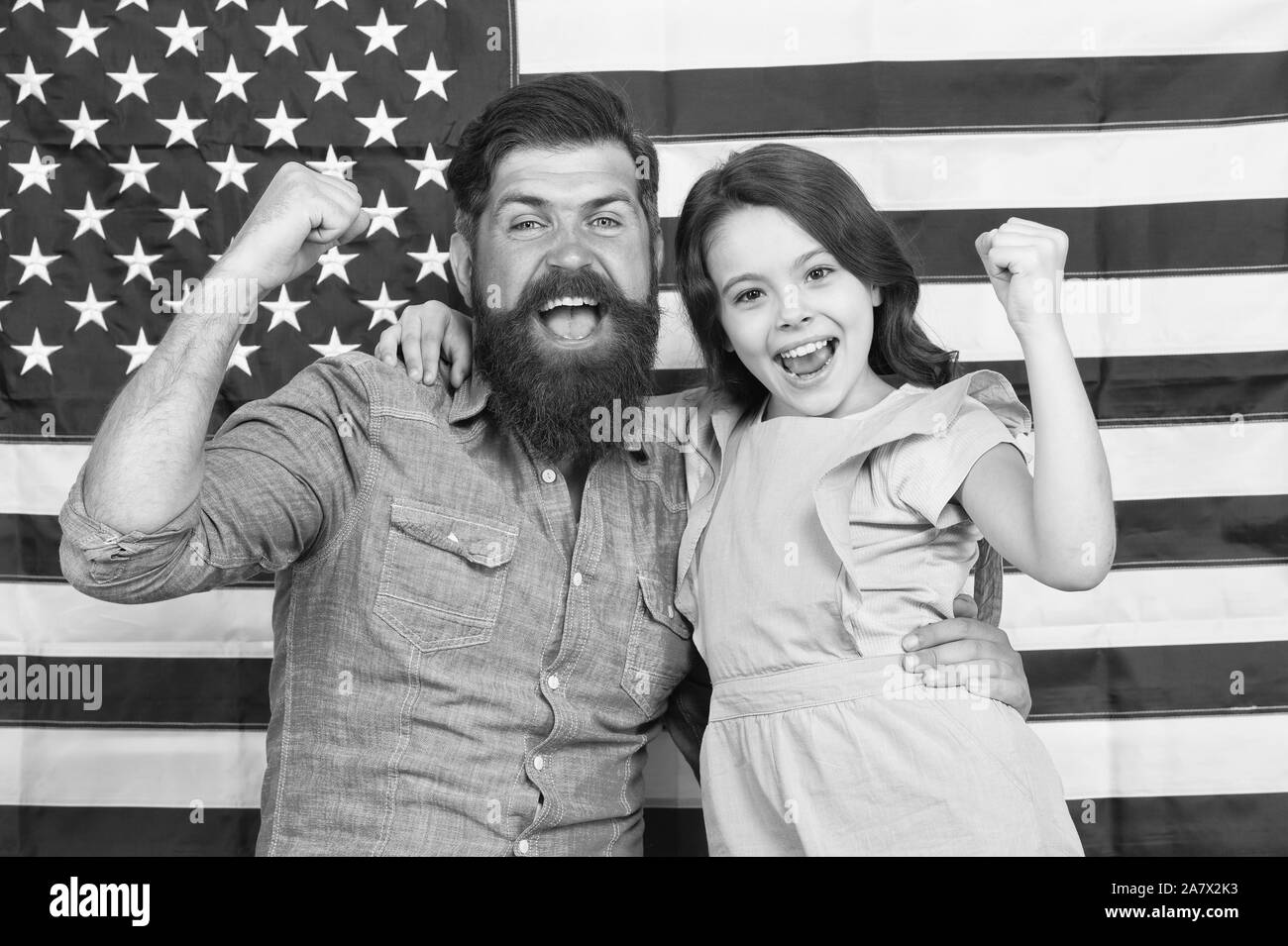 Fiers d'être américains. Heureux american family Celebrating ...
