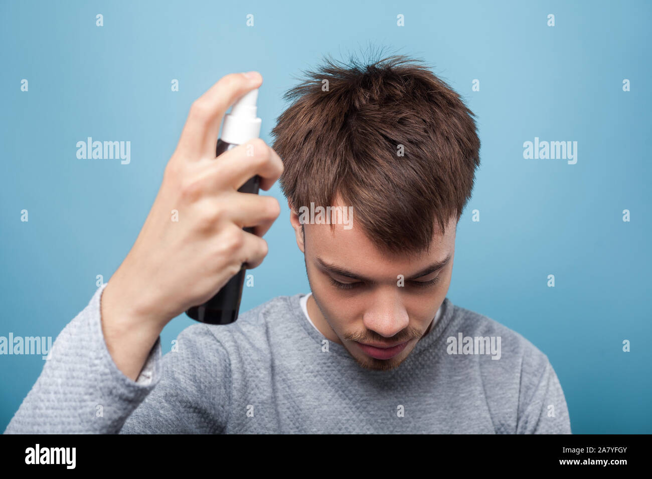 Traitement des poux dans les cheveux Banque de photographies et d ...