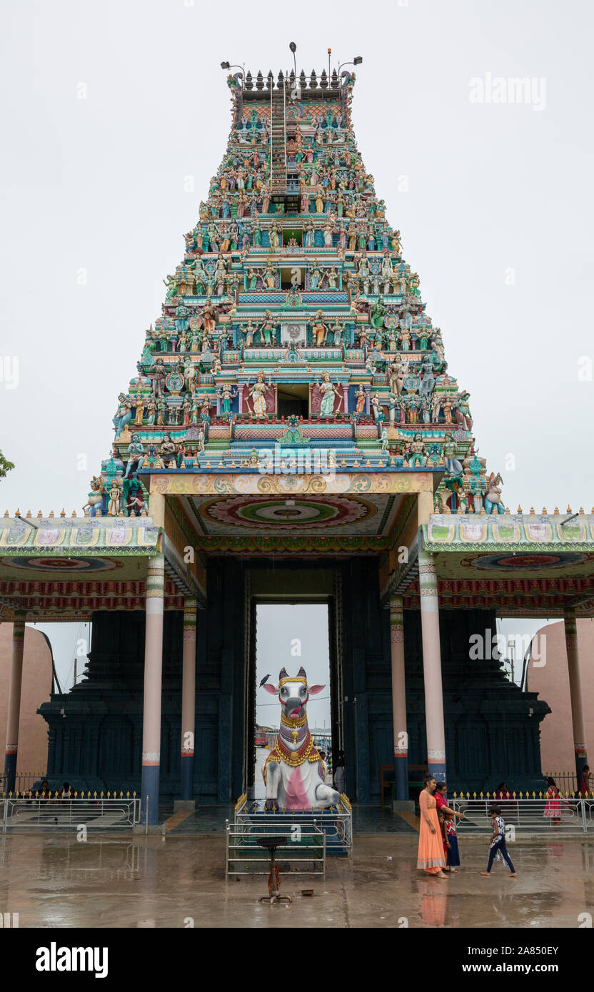 L'île de Nainativu, temple hindou Sri Naga Pooshani Amman Kovil, Sri ...