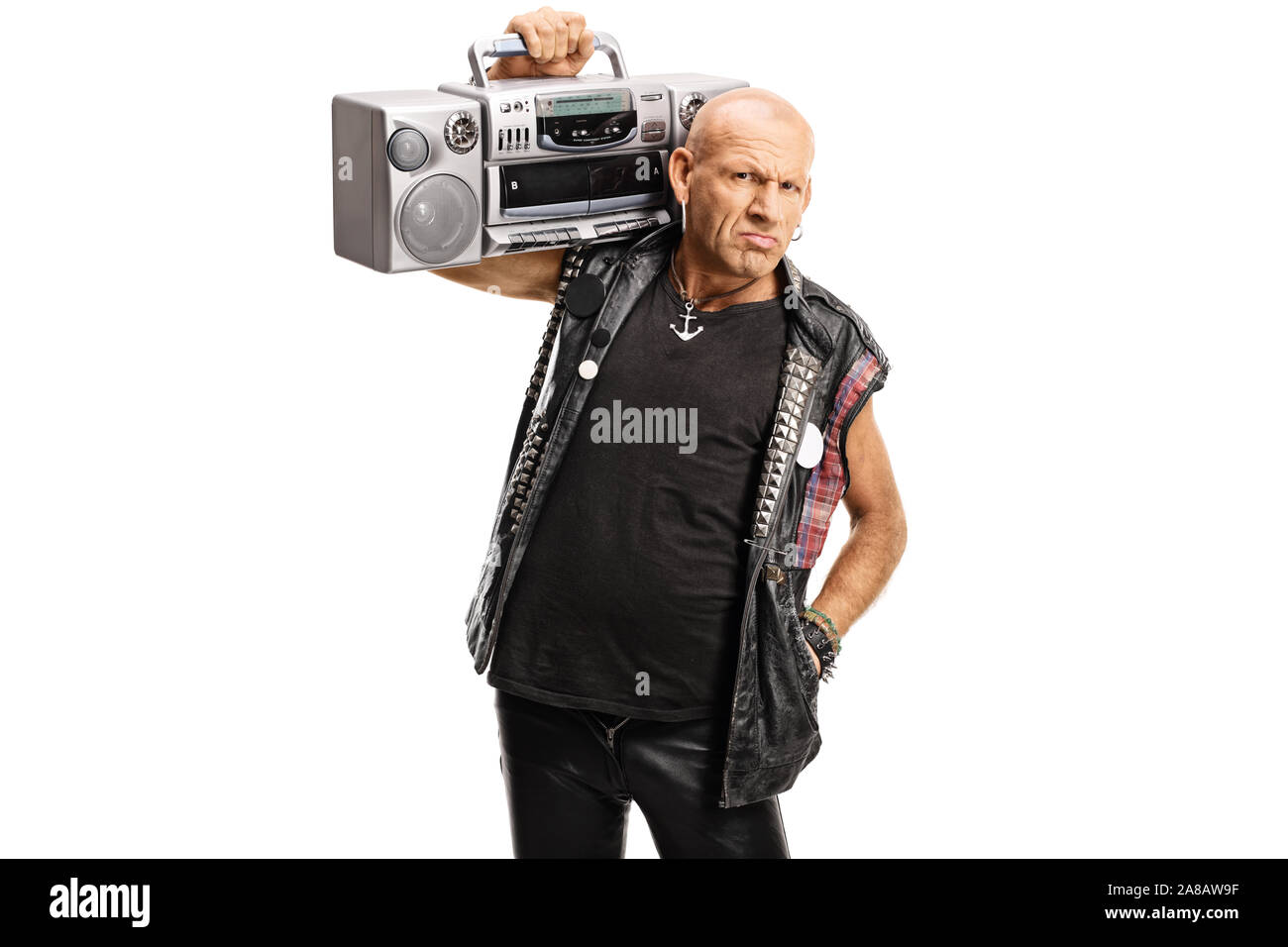 Radio on shoulder Banque d'images détourées - Alamy