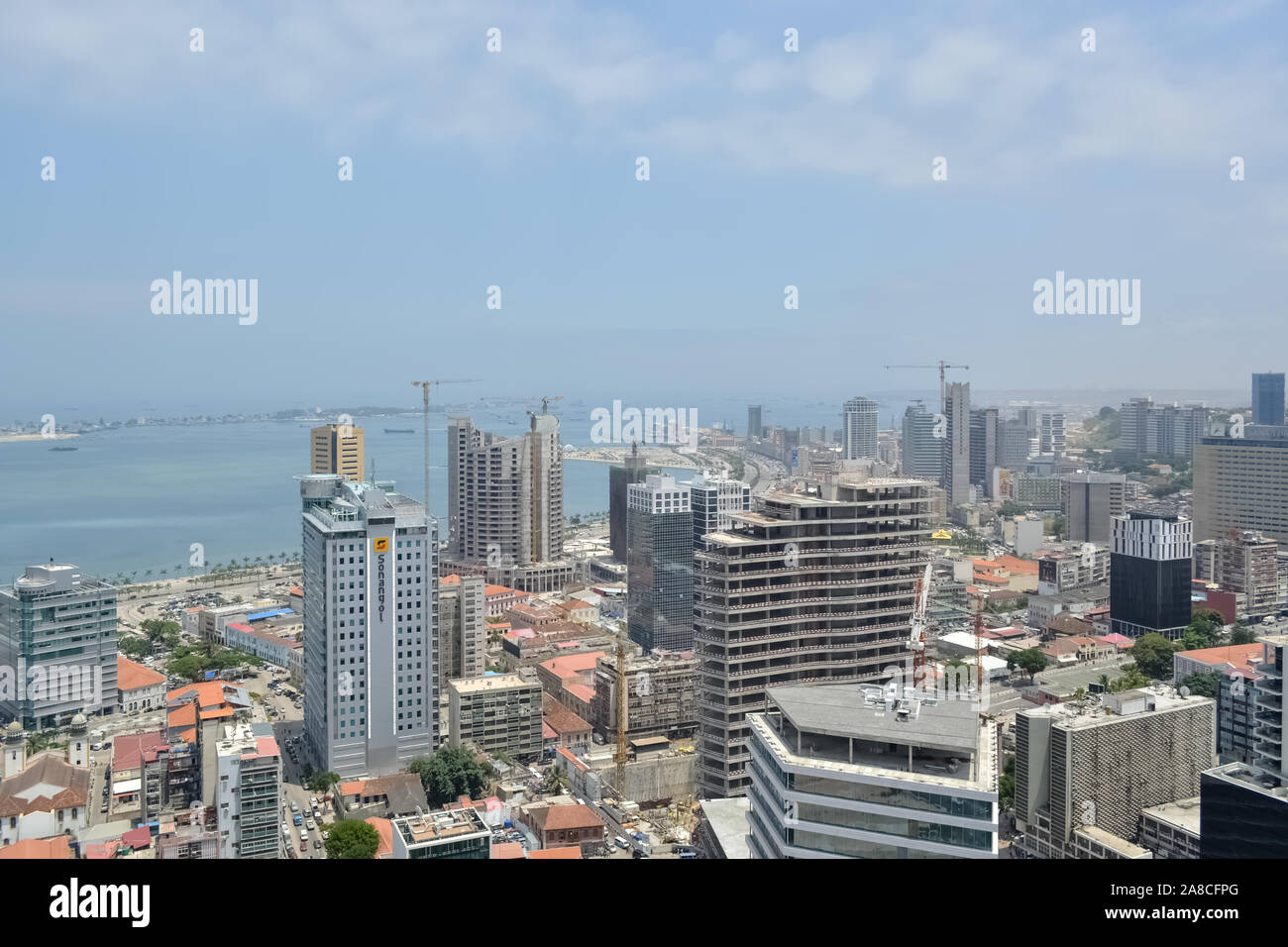Luanda/Angola - 11/28/2016 : Vue aérienne du centre-ville de Luanda ...