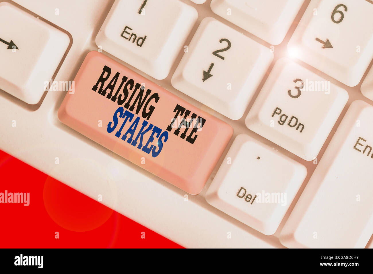 L'écriture de texte Word miser gros. Photo d'affaires mettant en valeur ...