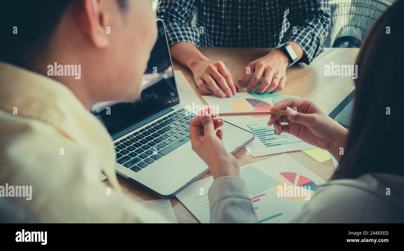 Conversation de vente Banque de photographies et d’images à haute ...