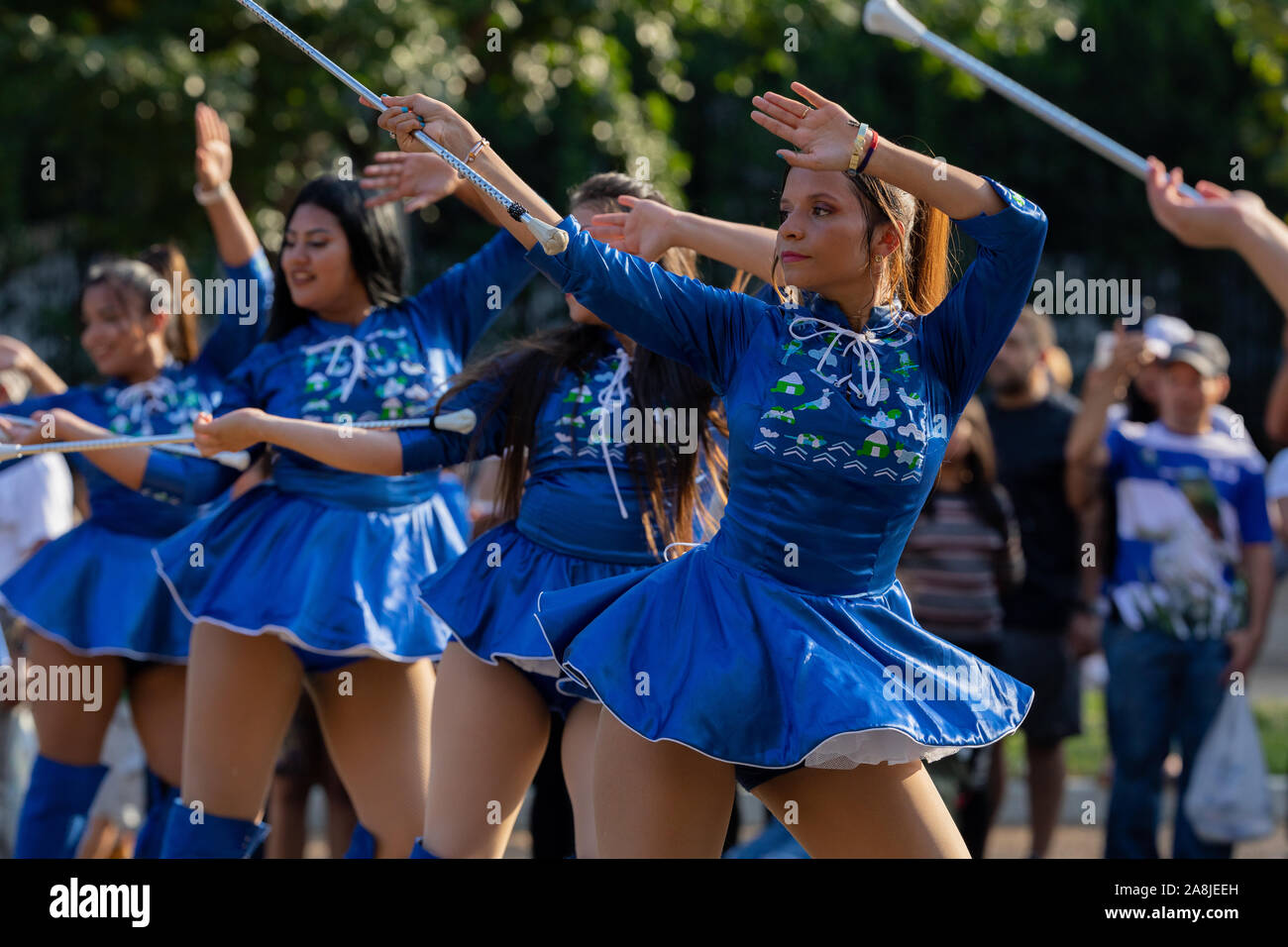 Twirling Baton Banque d'image et photos - Alamy