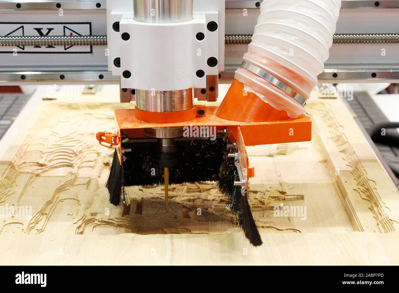 Une mouture de planche de bois. Traitement des panneaux de bois sur les ...