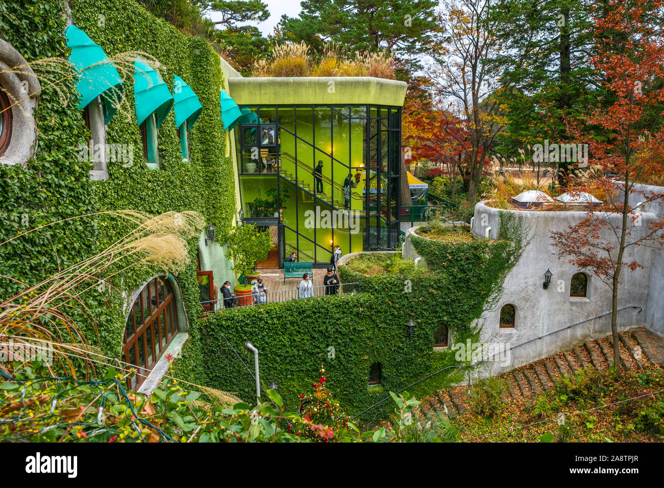 Tokyo ghibli museum Banque de photographies et d’images à haute ...