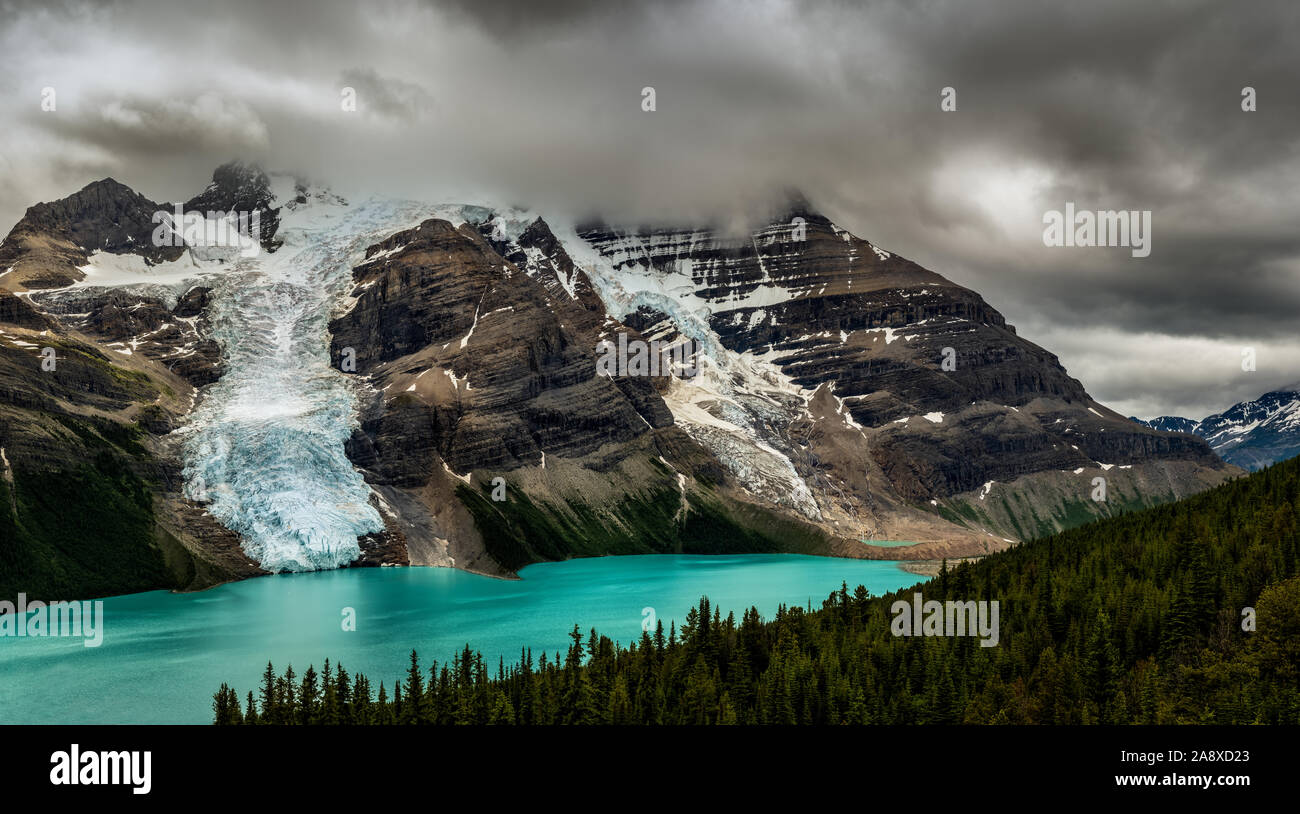Le lac de berg Banque de photographies et d’images à haute résolution ...