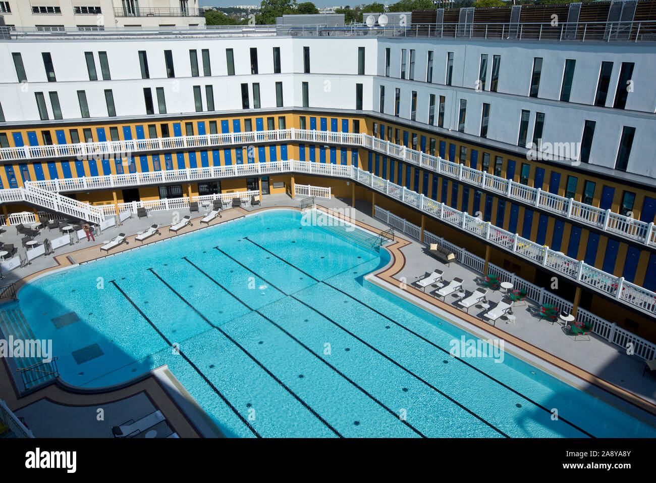 Paris art deco swimming pool Banque de photographies et d’images à ...