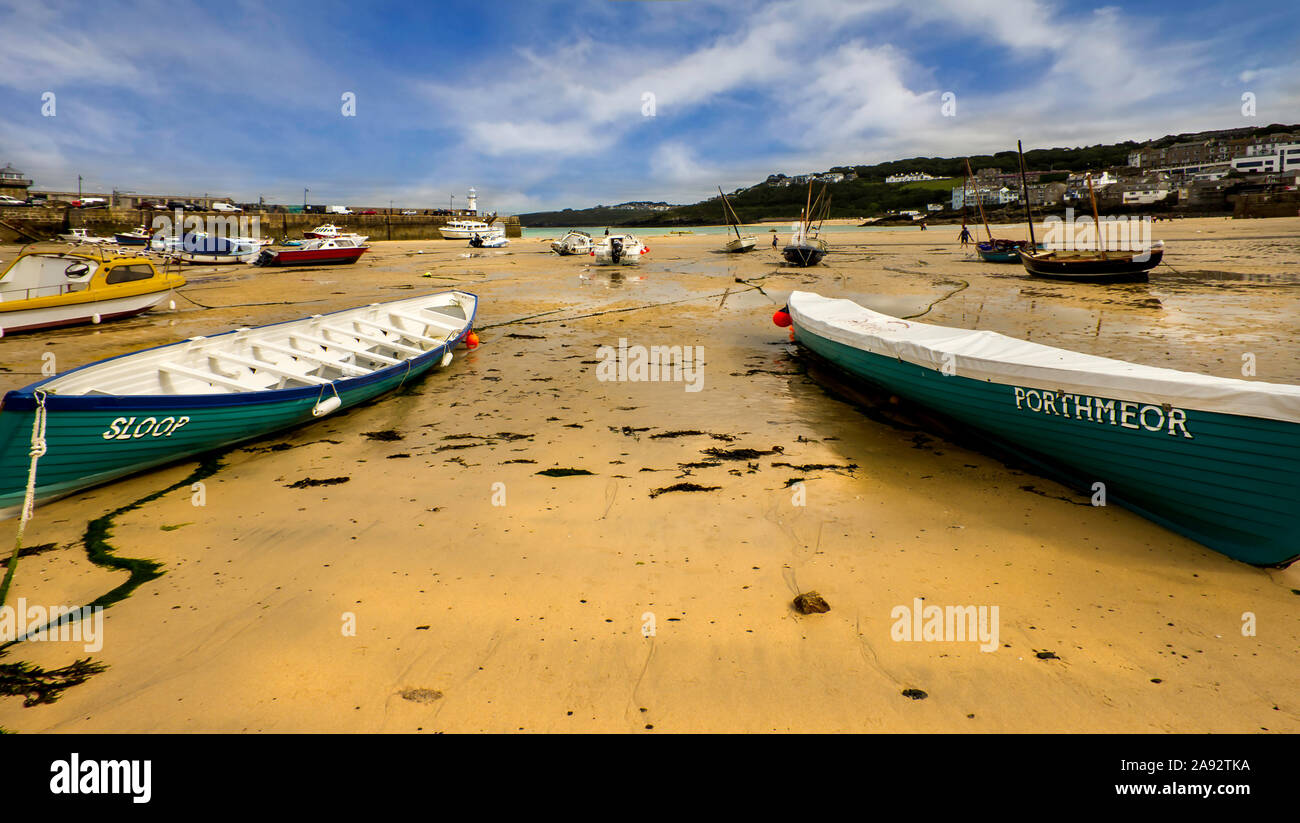 St ives boat Banque de photographies et d’images à haute résolution - Alamy