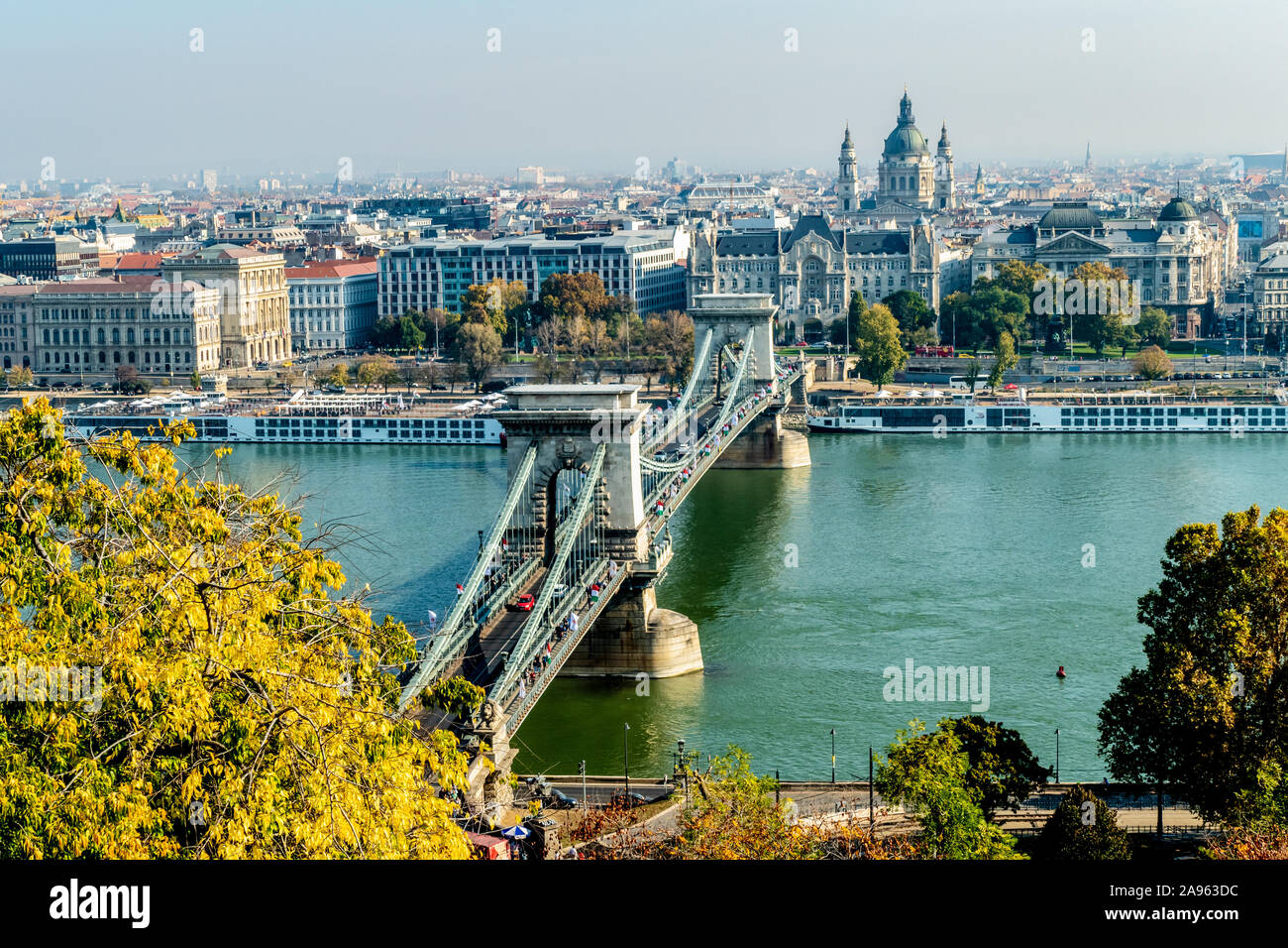 Pont de la chaîne de budapest Banque de photographies et d’images à ...