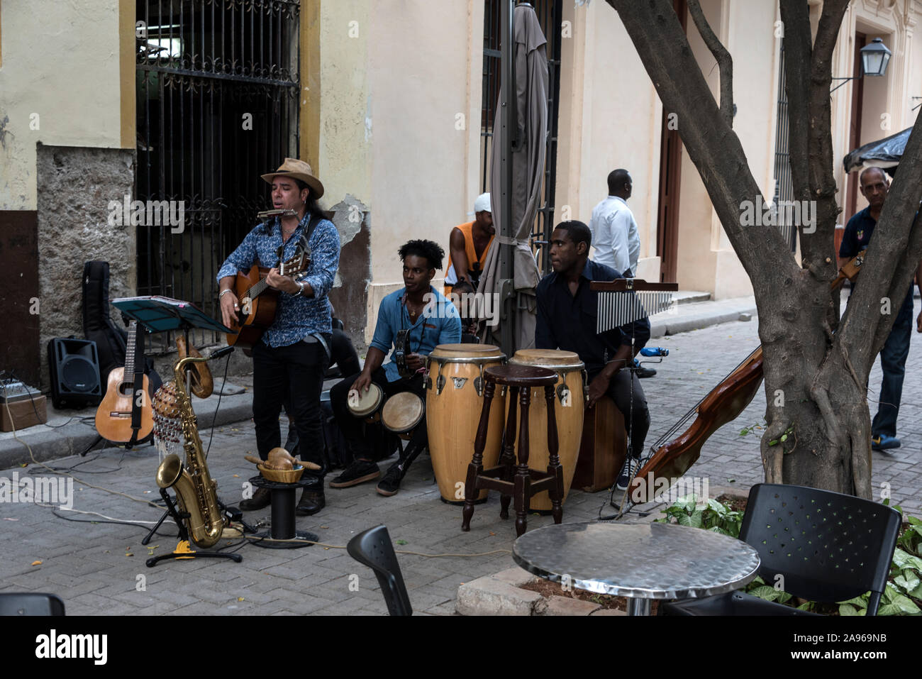 Instrument de musique cubain Banque de photographies et d’images à ...
