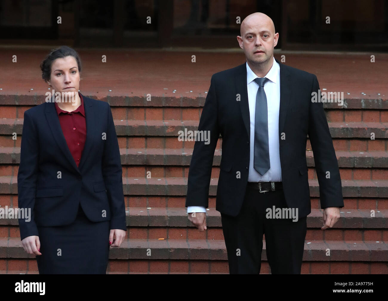 Les agents de police Benjamin Monk (droite), qui est accusé du meurtre ...